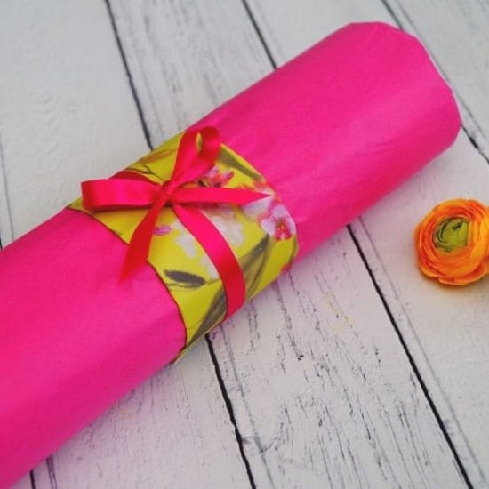 Gift Wrapping Idea – Magazine Pamper Roll | More Pretty Things